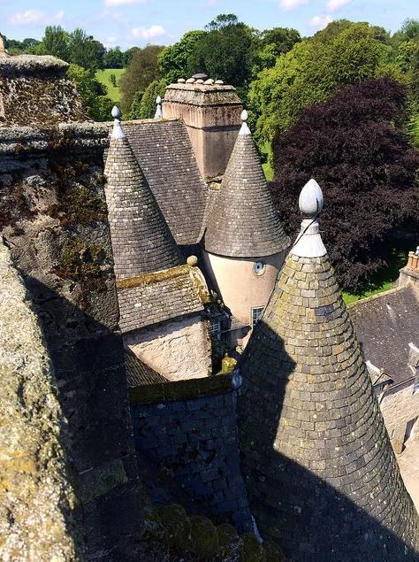 A wee description of a castle rooftop... - Ailish Sinclair